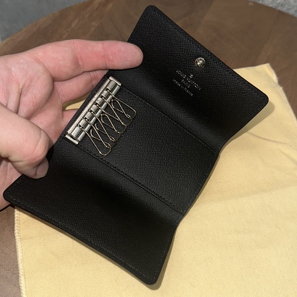 Louis Vuitton | Bags | Louis Vuitton Damier Graphite 6 Key Case ...